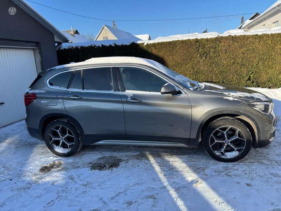Brown BMW X1 2015 in Taurage, with an engine capacity of 2.00 L and mileage of 235 thousand km for 8500 €, photo 6 on AUTOMOTO.COM.LV