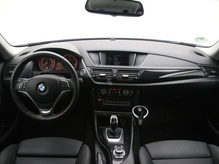 Brown BMW X1 2015 in Vilnius, with an engine capacity of 2.00 L and mileage of 251 thousand km for 10699 €, photo 3 on AUTOMOTO.COM.LV