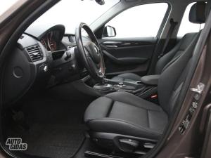 Brown BMW X1 2015 in Vilnius, with an engine capacity of 2.00 L and mileage of 251 thousand km for 10699 €, photo 5 on AUTOMOTO.COM.LV