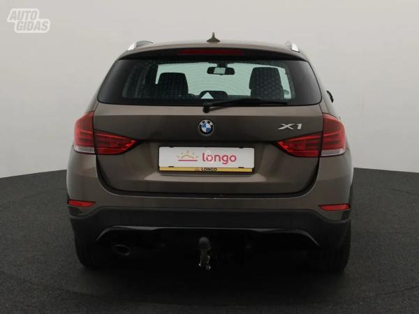 Brown BMW X1 2015 in Vilnius, with an engine capacity of 2.00 L and mileage of 251 thousand km for 10699 €, photo 5 on AUTOMOTO.COM.LV
