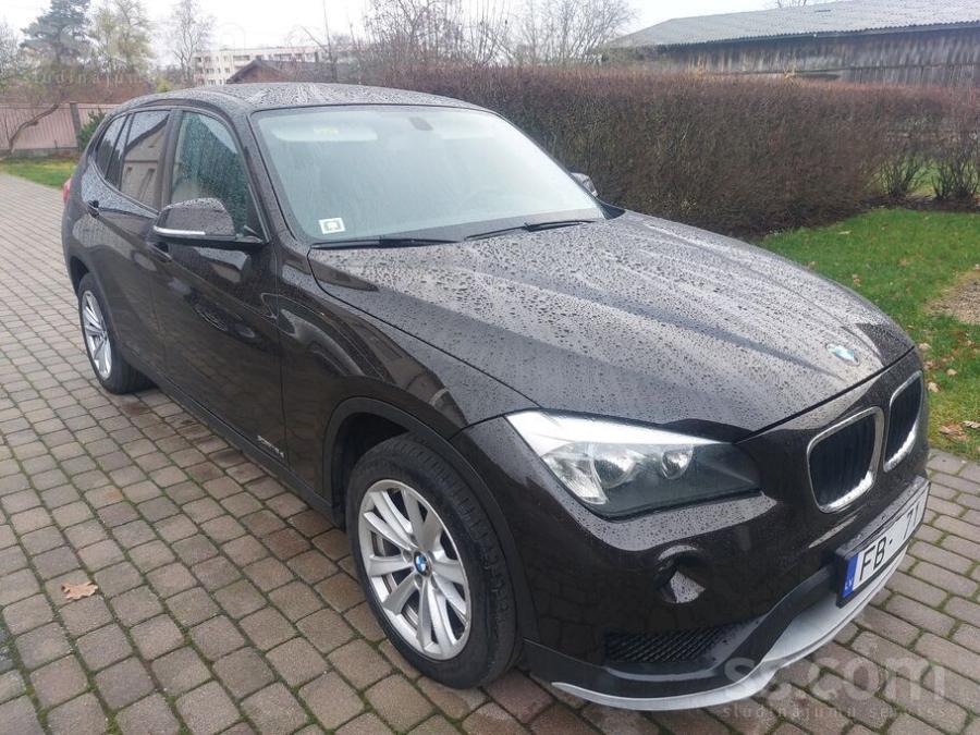 Brown BMW X1 2015 in Riga, with an engine capacity of 2.00 L and mileage of 306 thousand km for 6350 €, photo 1 on AUTOMOTO.COM.LV