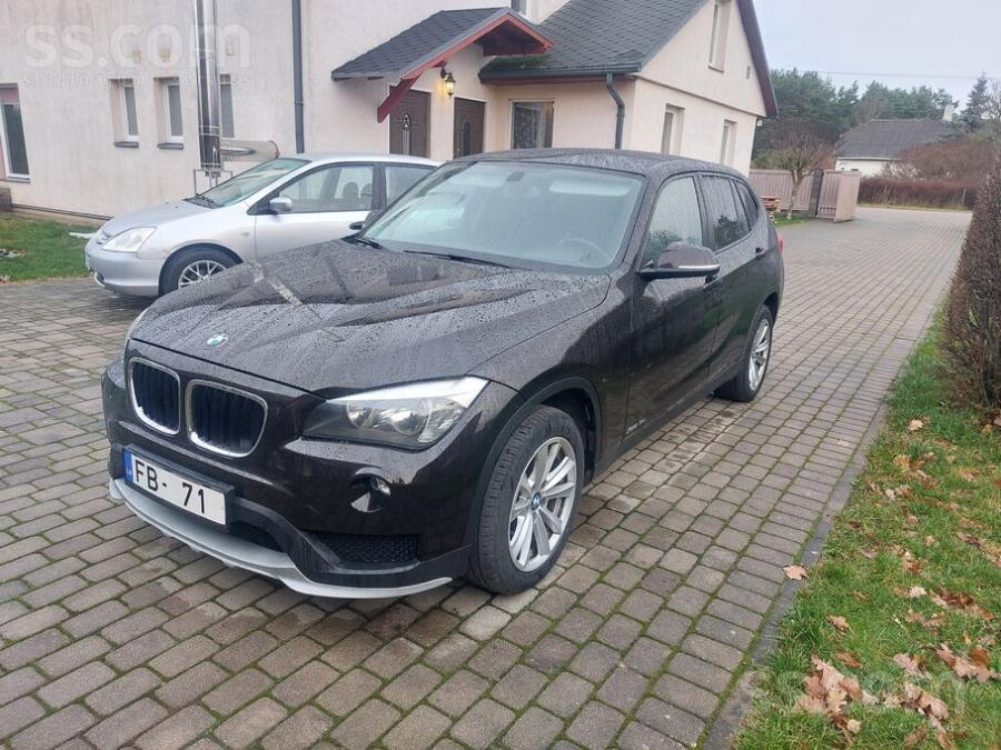 Brown BMW X1 2015 in Riga, with an engine capacity of 2.00 L and mileage of 306 thousand km for 6350 €, photo 4 on AUTOMOTO.COM.LV