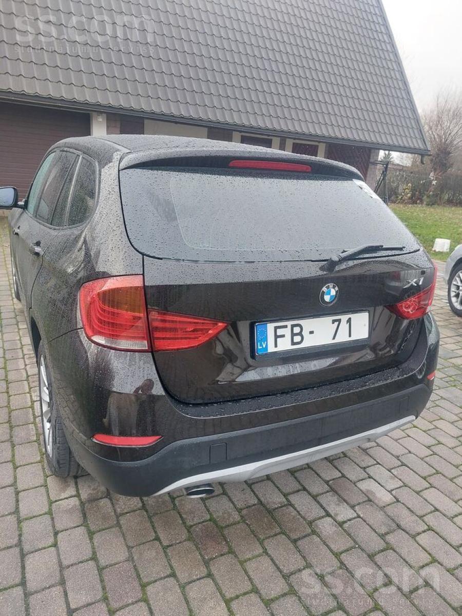 Brown BMW X1 2015 in Riga, with an engine capacity of 2.00 L and mileage of 306 thousand km for 6350 €, photo 7 on AUTOMOTO.COM.LV