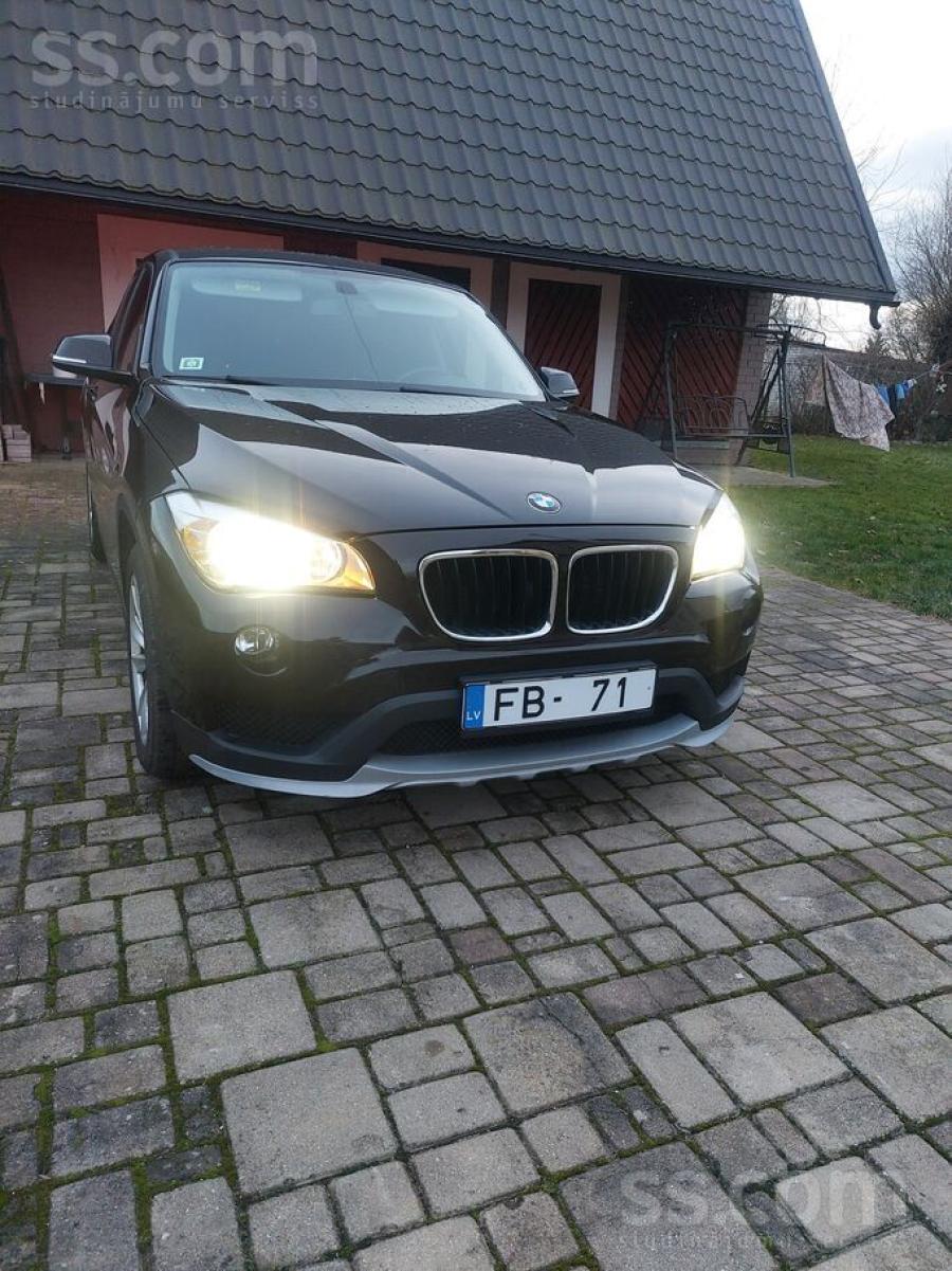 Brown BMW X1 2015 in Riga, with an engine capacity of 2.00 L and mileage of 306 thousand km for 6350 €, photo 16 on AUTOMOTO.COM.LV