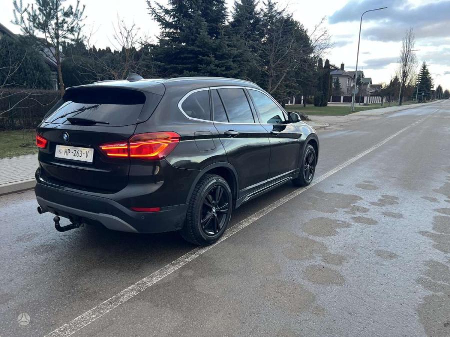 Brown BMW X1 2016 in Kaunas, with an engine capacity of 2.00 L and mileage of 237 thousand km for 11350 €, photo 16 on AUTOMOTO.COM.LV