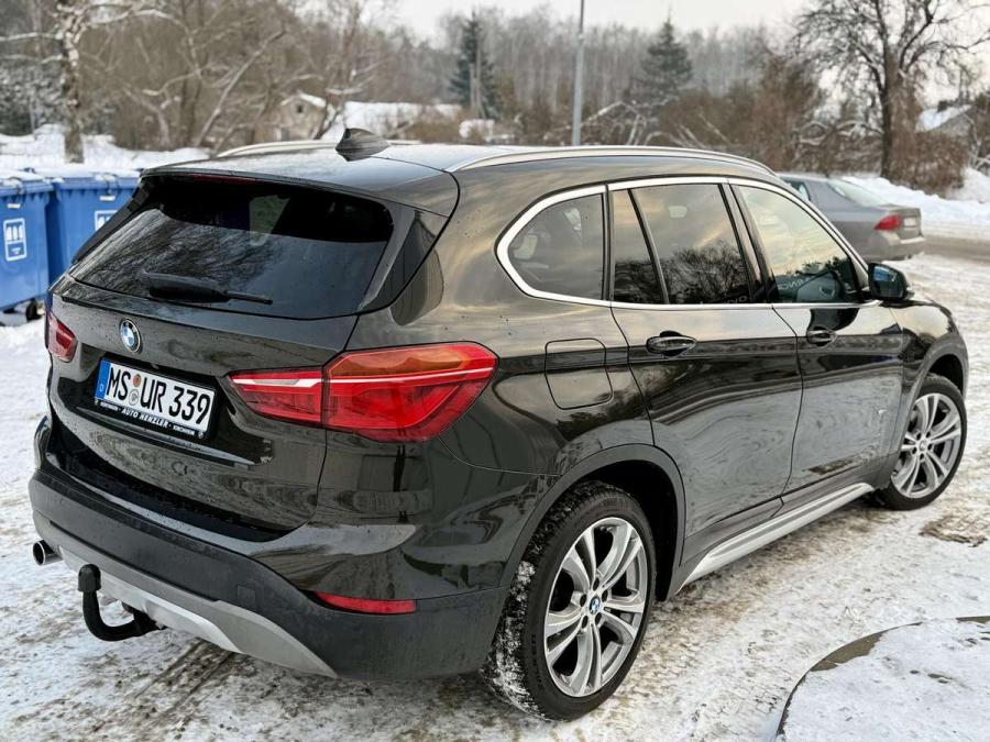 Brown BMW X1 2016 in Prienai, with an engine capacity of 1.50 L and mileage of 215 thousand km for 11950 €, photo 4 on AUTOMOTO.COM.LV