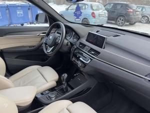 Brown BMW X1 2016 in Prienai, with an engine capacity of 1.50 L and mileage of 215 thousand km for 11950 €, photo 12 on AUTOMOTO.COM.LV
