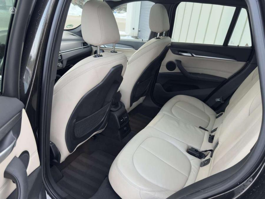 Brown BMW X1 2016 in Prienai, with an engine capacity of 1.50 L and mileage of 215 thousand km for 11950 €, photo 16 on AUTOMOTO.COM.LV