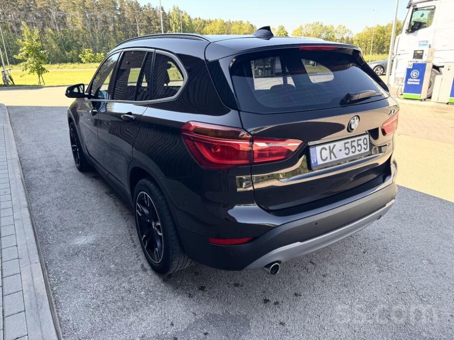Brown BMW X1 2016 in Riga, with an engine capacity of 2.00 L and mileage of 179 thousand km for 13600 €, photo 4 on AUTOMOTO.COM.LV