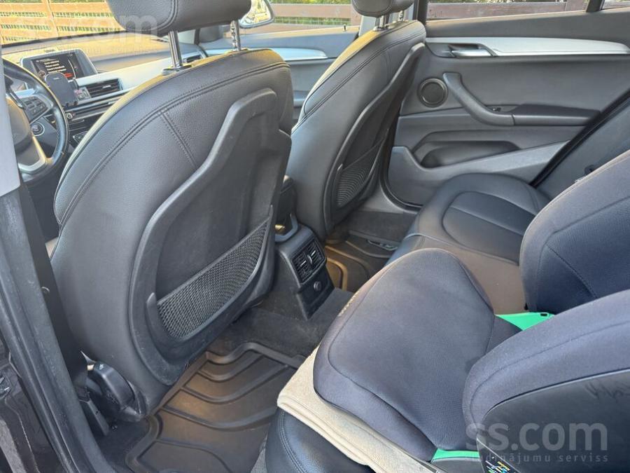 Brown BMW X1 2016 in Riga, with an engine capacity of 2.00 L and mileage of 179 thousand km for 13600 €, photo 8 on AUTOMOTO.COM.LV