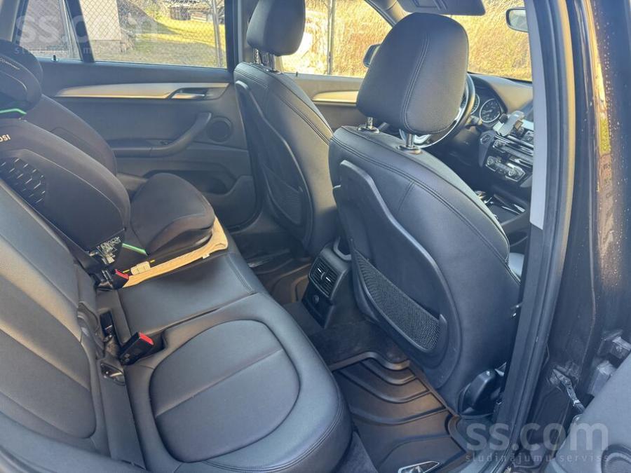 Brown BMW X1 2016 in Riga, with an engine capacity of 2.00 L and mileage of 179 thousand km for 13600 €, photo 9 on AUTOMOTO.COM.LV