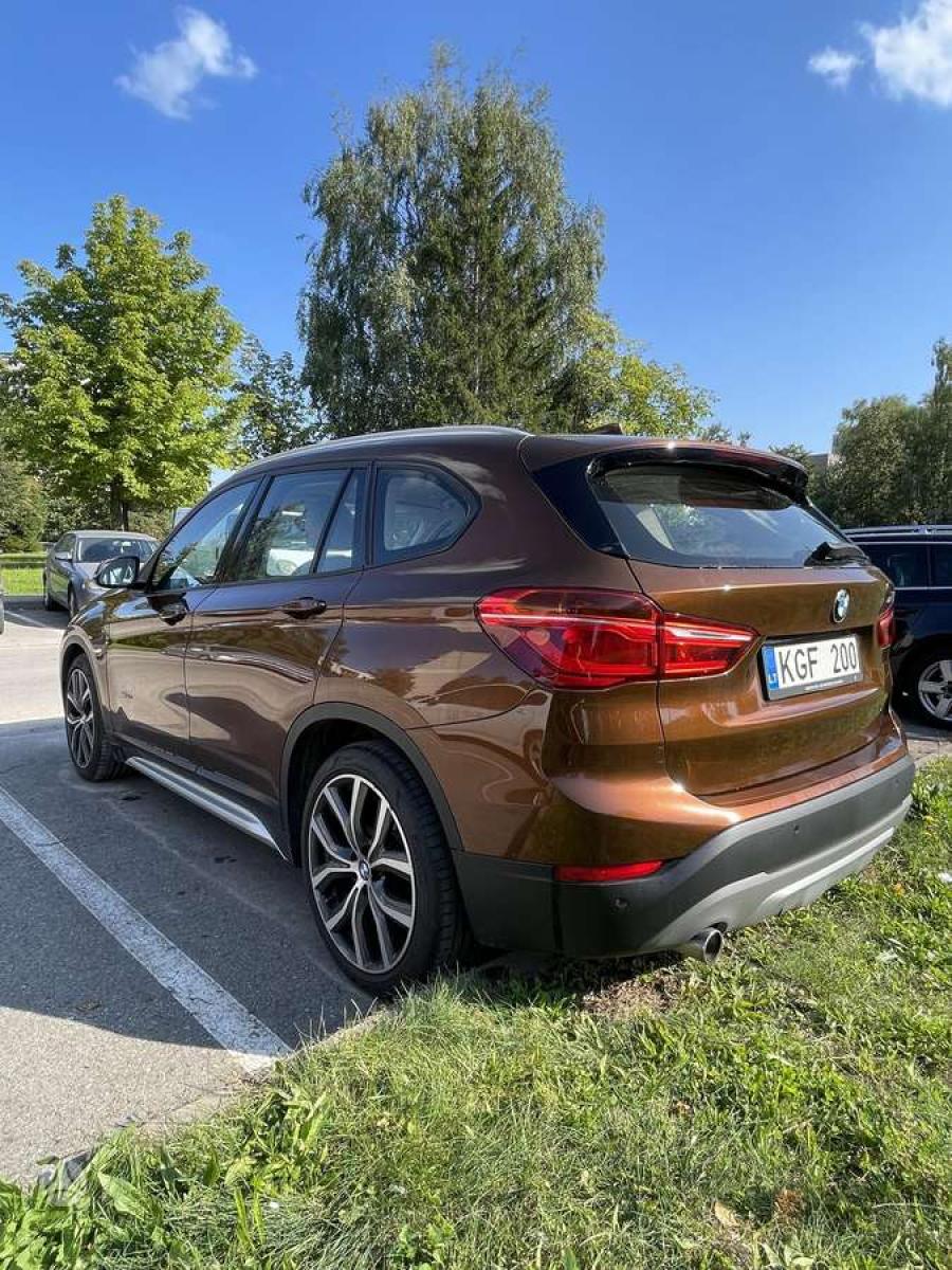 Brown BMW X1 2016 in Vilnius, with an engine capacity of 2.00 L and mileage of 141 thousand km for 13800 €, photo 4 on AUTOMOTO.COM.LV