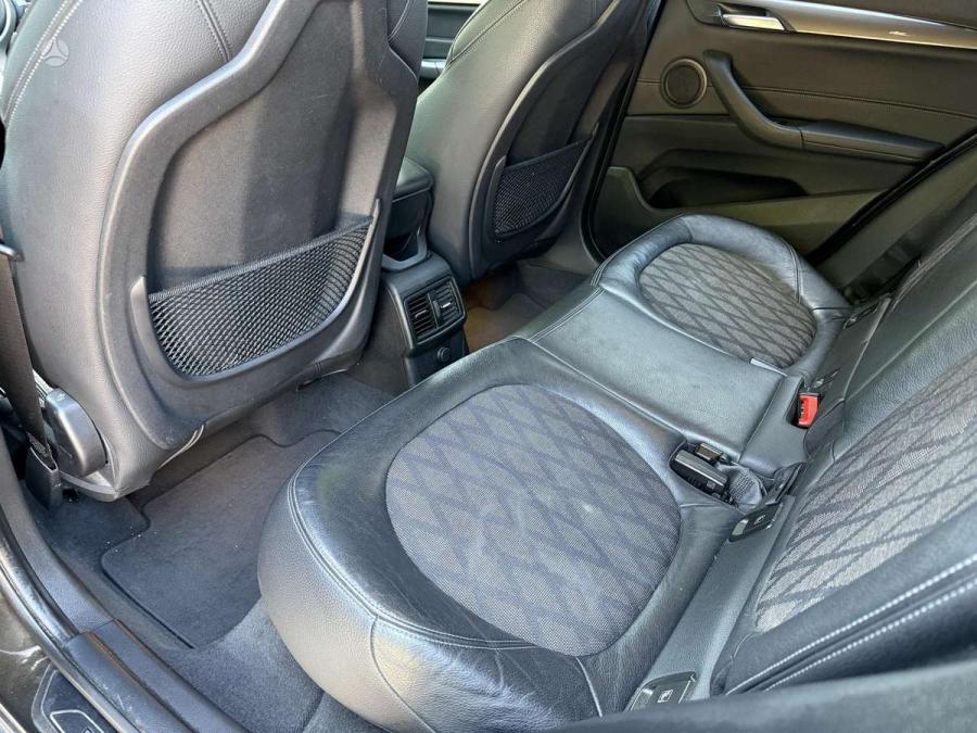 Brown BMW X1 2016 in Siauliai, with an engine capacity of 2.00 L and mileage of 194 thousand km for 13200 €, photo 12 on AUTOMOTO.COM.LV
