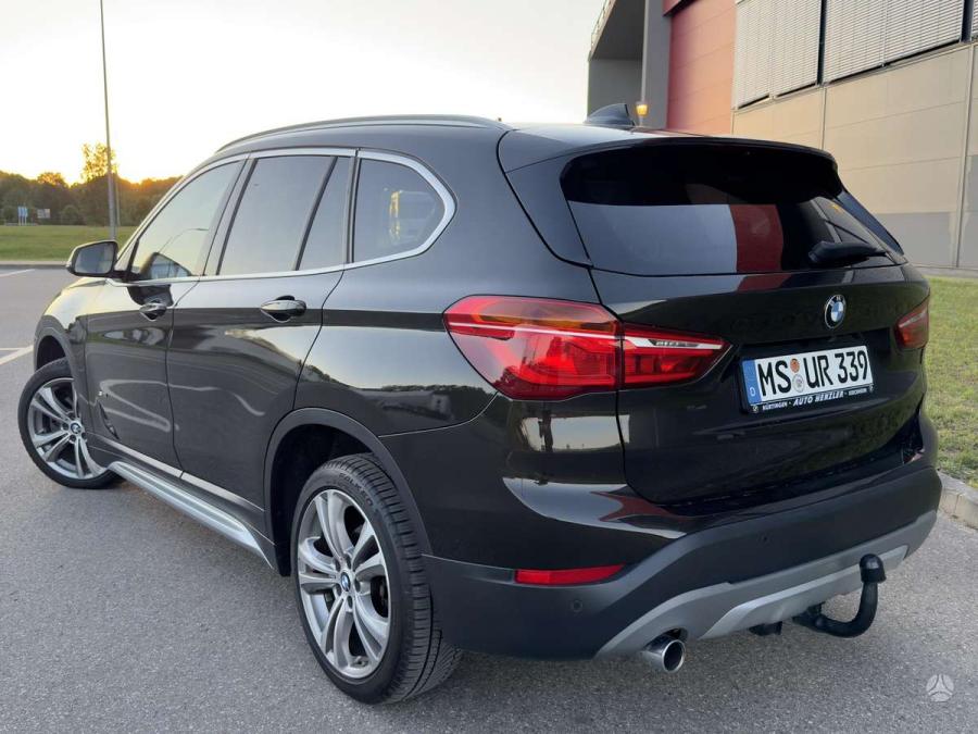 Brown BMW X1 2016 in Prienai, with an engine capacity of 1.50 L and mileage of 226 thousand km for 11150 €, photo 4 on AUTOMOTO.COM.LV