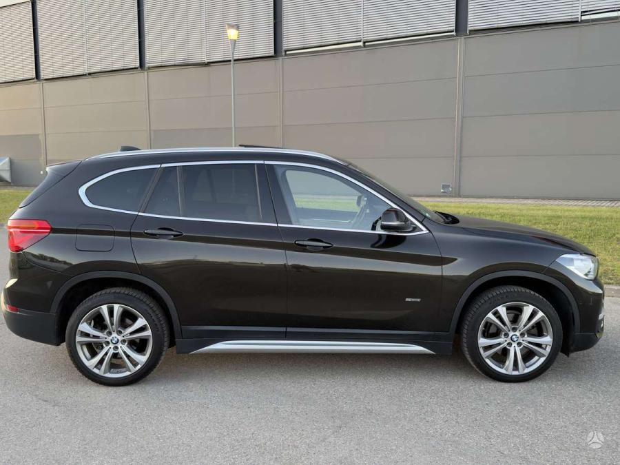 Brown BMW X1 2016 in Prienai, with an engine capacity of 1.50 L and mileage of 226 thousand km for 11150 €, photo 8 on AUTOMOTO.COM.LV