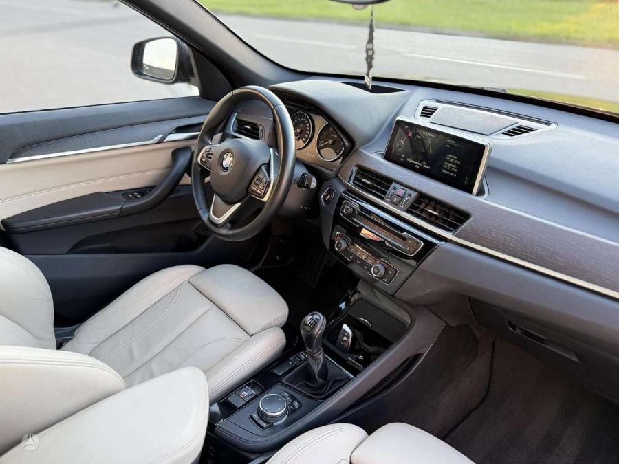 Brown BMW X1 2016 in Prienai, with an engine capacity of 1.50 L and mileage of 226 thousand km for 11150 €, photo 12 on AUTOMOTO.COM.LV