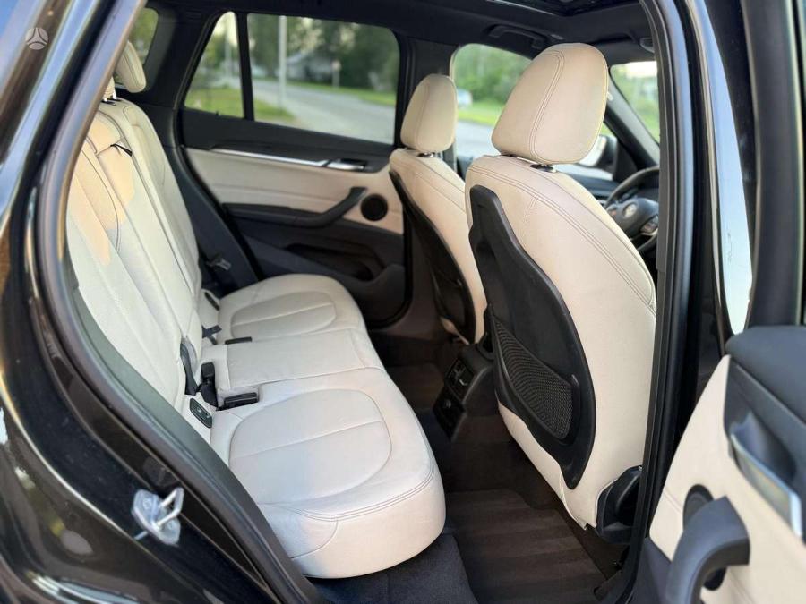 Brown BMW X1 2016 in Prienai, with an engine capacity of 1.50 L and mileage of 226 thousand km for 11150 €, photo 15 on AUTOMOTO.COM.LV