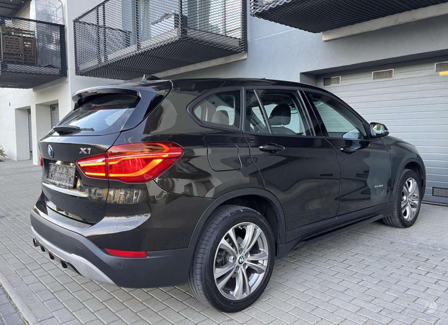 Brown BMW X1 2016 in Vilnius, with an engine capacity of 2.00 L and mileage of 191 thousand km for 12800 €, photo 5 on AUTOMOTO.COM.LV