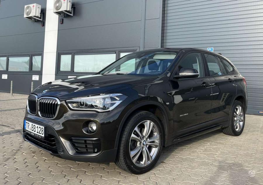 Brown BMW X1 2016 in Vilnius, with an engine capacity of 2.00 L and mileage of 191 thousand km for 12800 €, photo 41 on AUTOMOTO.COM.LV