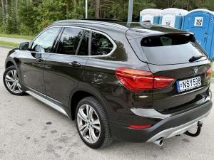 Brown BMW X1 2016 in Prienai, with an engine capacity of 1.50 L and mileage of 218 thousand km for 11150 €, photo 4 on AUTOMOTO.COM.LV