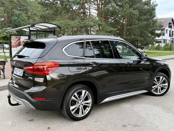 Brown BMW X1 2016 in Prienai, with an engine capacity of 1.50 L and mileage of 218 thousand km for 11150 €, photo 5 on AUTOMOTO.COM.LV