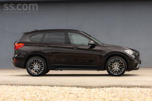 Brown BMW X1 2019 in Jelgava, with an engine capacity of 1.50 L and mileage of 188 thousand km for 16700 €, photo 3 on AUTOMOTO.COM.LV