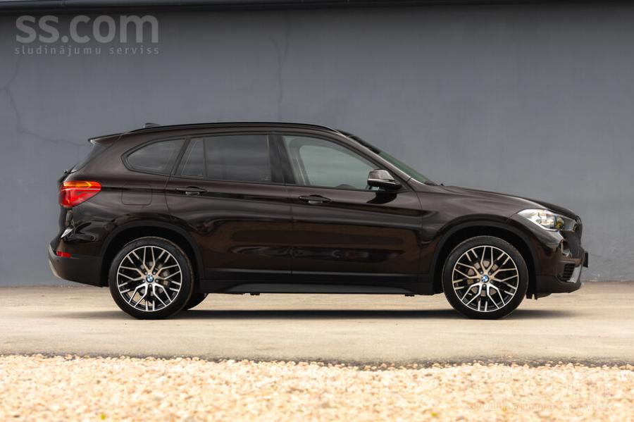 Brown BMW X1 2019 in Jelgava, with an engine capacity of 1.50 L and mileage of 188 thousand km for 16700 €, photo 3 on AUTOMOTO.COM.LV