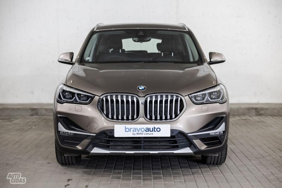 Brown BMW X1 2020 in Vilnius, with an engine capacity of 2.00 L and mileage of 53 thousand km for 24991 €, photo 3 on AUTOMOTO.COM.LV