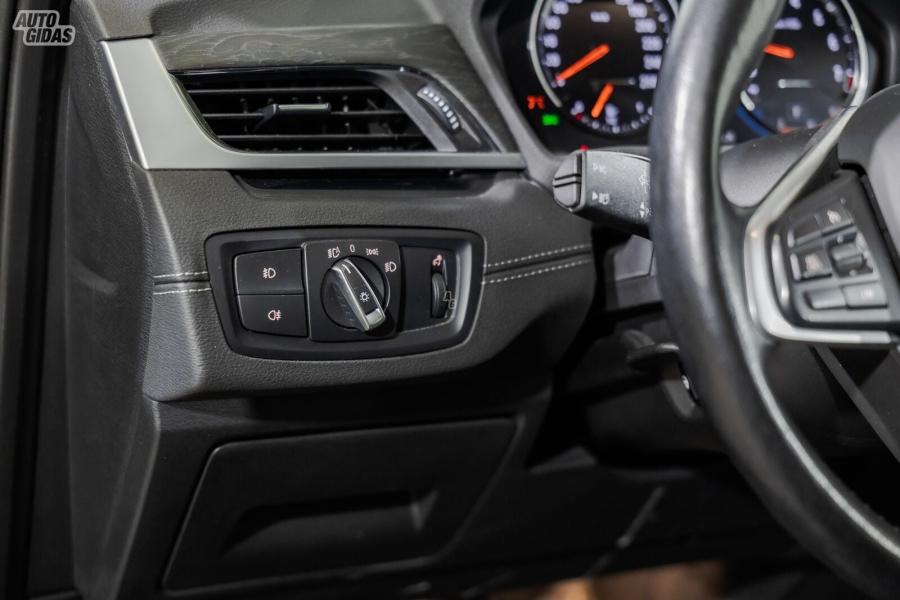 Brown BMW X1 2020 in Vilnius, with an engine capacity of 2.00 L and mileage of 53 thousand km for 24991 €, photo 13 on AUTOMOTO.COM.LV