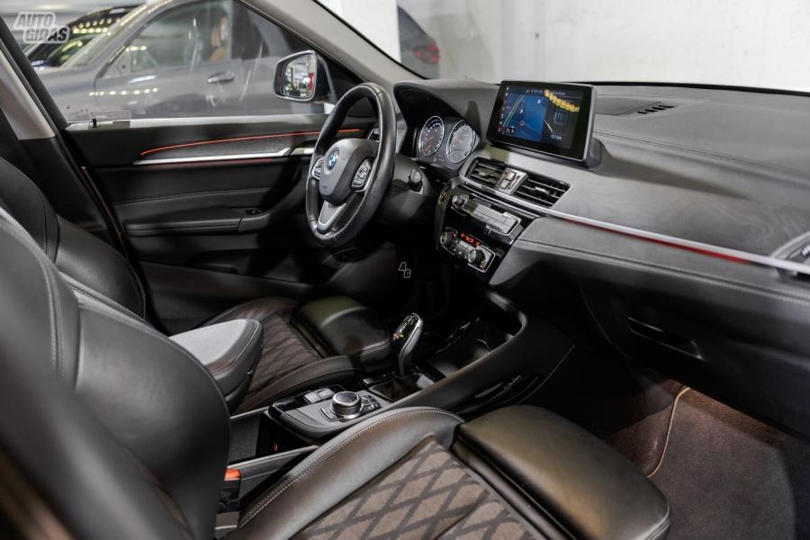 Brown BMW X1 2020 in Vilnius, with an engine capacity of 2.00 L and mileage of 53 thousand km for 24991 €, photo 14 on AUTOMOTO.COM.LV
