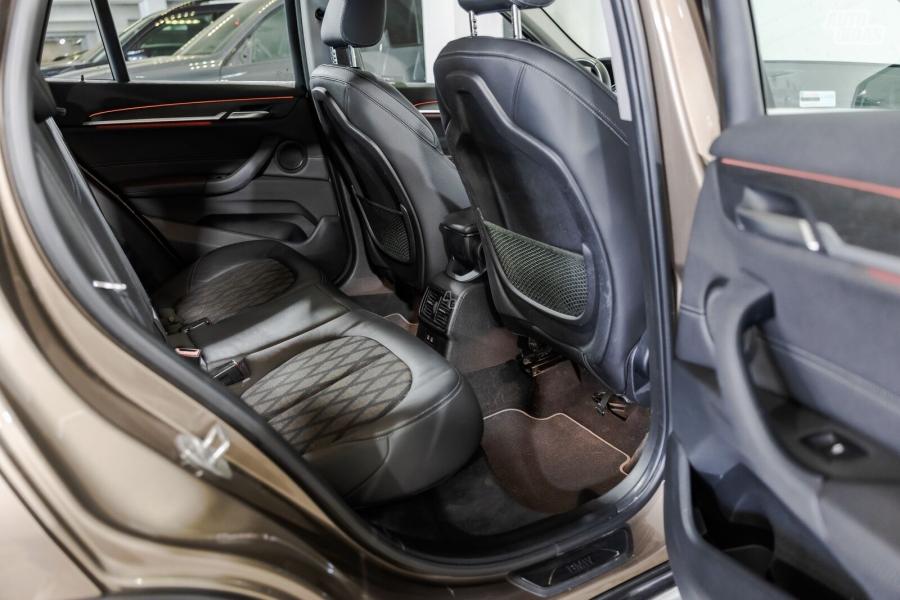 Brown BMW X1 2020 in Vilnius, with an engine capacity of 2.00 L and mileage of 53 thousand km for 24991 €, photo 15 on AUTOMOTO.COM.LV
