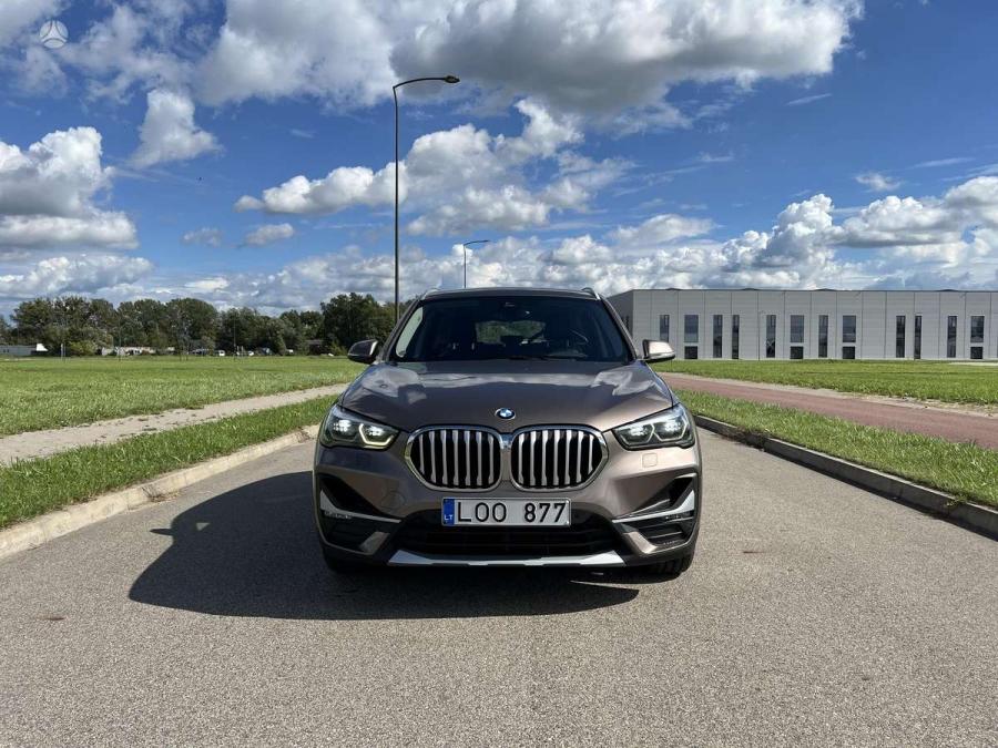 Brown BMW X1 2020 in Kaunas, with an engine capacity of 2.00 L and mileage of 196 thousand km for 18500 €, photo 3 on AUTOMOTO.COM.LV