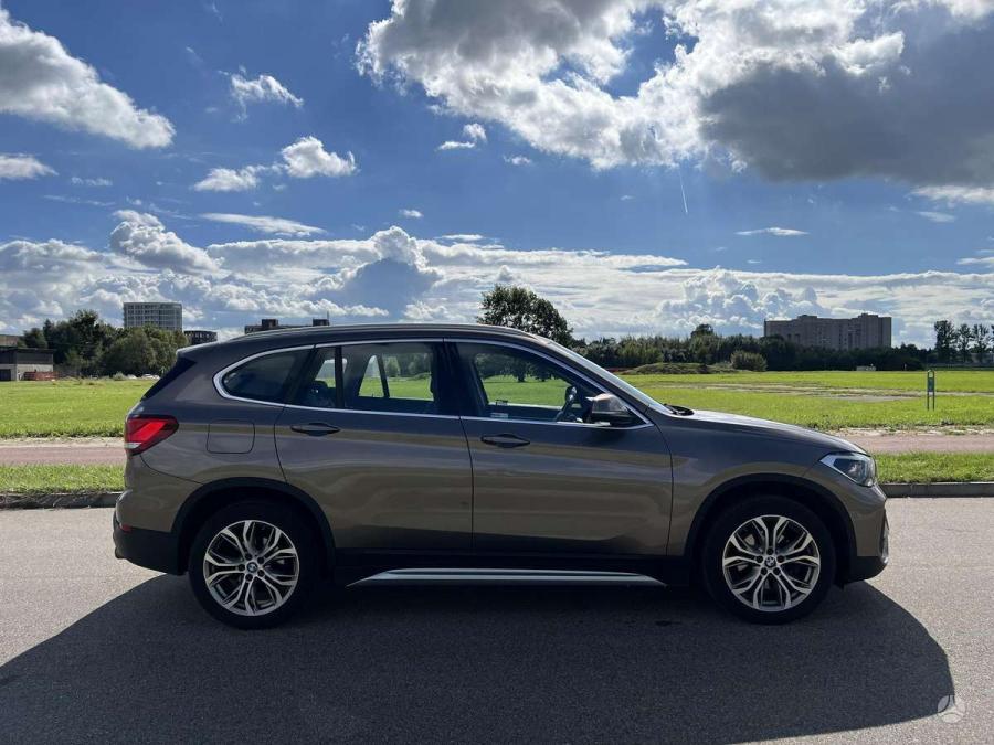 Brown BMW X1 2020 in Kaunas, with an engine capacity of 2.00 L and mileage of 196 thousand km for 18500 €, photo 5 on AUTOMOTO.COM.LV