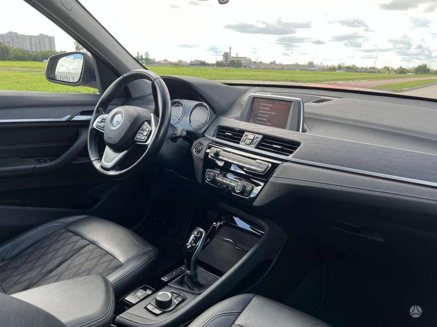 Brown BMW X1 2020 in Kaunas, with an engine capacity of 2.00 L and mileage of 196 thousand km for 18500 €, photo 14 on AUTOMOTO.COM.LV