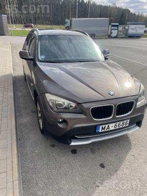Brūns BMW X1 2010 Rīga, ar dzinēja tilpumu 2.00 L un nobraukumu 256 tūkst. km par 5000 €, foto  vietnē AUTOMOTO.COM.LV