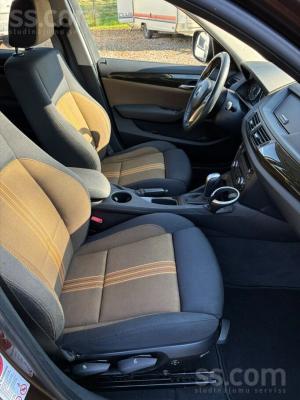 Brown BMW X1 2010 in Valmiera, with an engine capacity of 2.00 L and mileage of 239 thousand km for 6190 €, photo 7 on AUTOMOTO.COM.LV