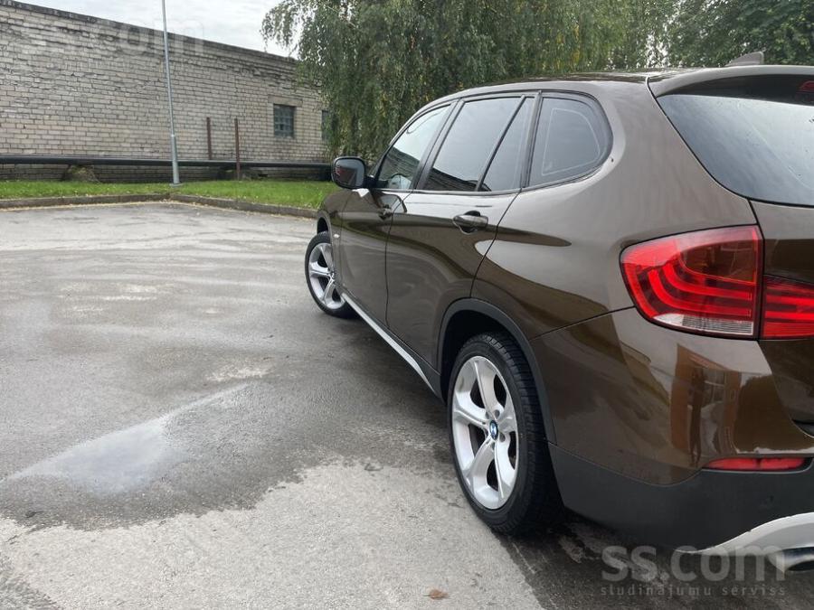 Brūns BMW X1 2010 Bauska, ar dzinēja tilpumu 2.00 L un nobraukumu 311 tūkst. km par 6950 €, foto 5 vietnē AUTOMOTO.COM.LV
