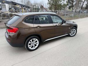 Brown BMW X1 2011 in Ukmerge, with an engine capacity of 2.00 L and mileage of 250 thousand km for 5300 €, photo 6 on AUTOMOTO.COM.LV
