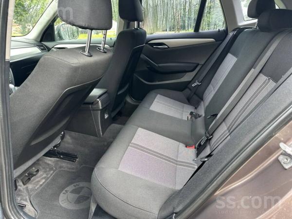 Brūns BMW X1 2011 Rīga, ar dzinēja tilpumu 2.00 L un nobraukumu 303 tūkst. km par 6150 €, foto 7 vietnē AUTOMOTO.COM.LV