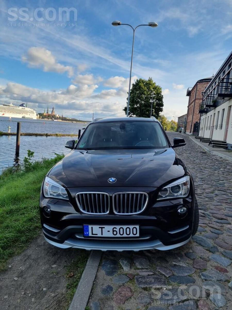 Brown BMW X1 2015 in Riga, with an engine capacity of 2.00 L and mileage of 241 thousand km for 9950 €, photo 1 on AUTOMOTO.COM.LV