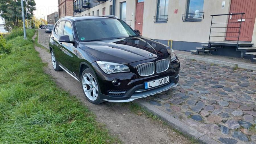 Brown BMW X1 2015 in Riga, with an engine capacity of 2.00 L and mileage of 241 thousand km for 9950 €, photo 4 on AUTOMOTO.COM.LV