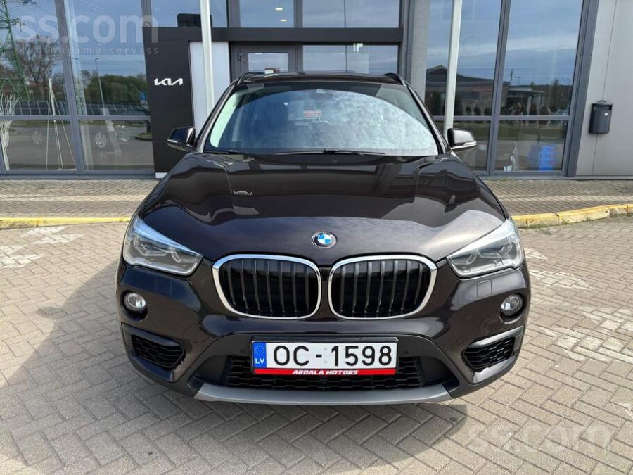 Brown BMW X1 2018 in Liepaja, with an engine capacity of 1.50 L and mileage of 185 thousand km for 16600 €, photo 2 on AUTOMOTO.COM.LV
