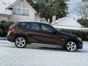 Brown BMW X1 2010 in Jurmala, with an engine capacity of 2.00 L and mileage of 0 thousand km for 5990 €, photo 5 on AUTOMOTO.COM.LV