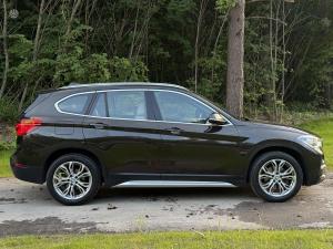 Brown BMW X1 2016 in Utena, with an engine capacity of 2.00 L and mileage of 266 thousand km for 12500 €, photo 5 on AUTOMOTO.COM.LV