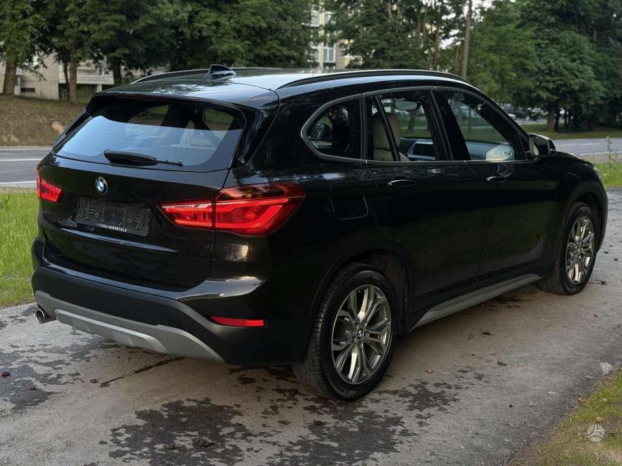 Brown BMW X1 2016 in Utena, with an engine capacity of 2.00 L and mileage of 266 thousand km for 12500 €, photo 8 on AUTOMOTO.COM.LV