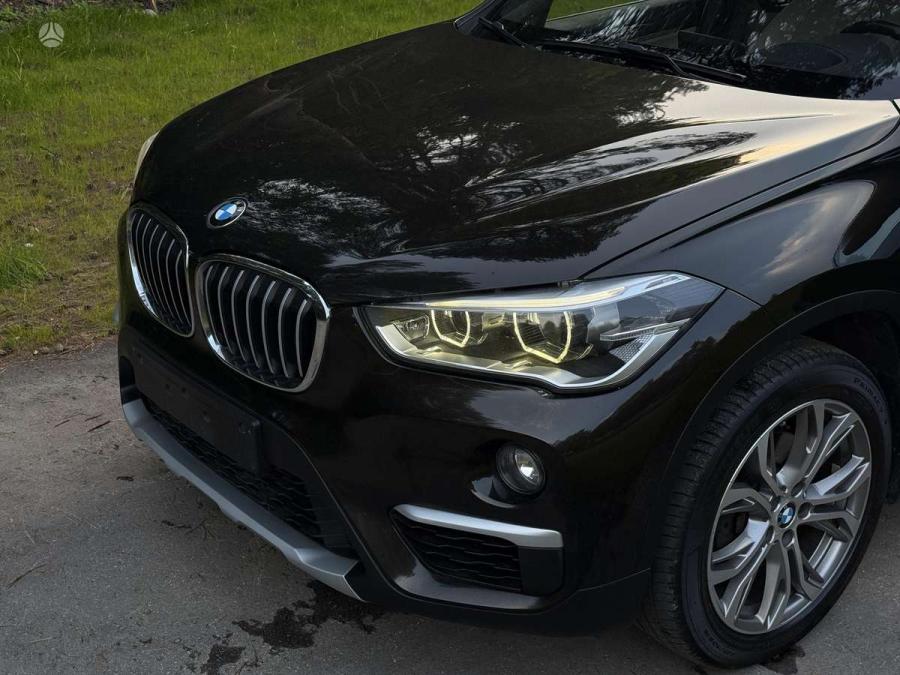 Brown BMW X1 2016 in Utena, with an engine capacity of 2.00 L and mileage of 266 thousand km for 12500 €, photo 11 on AUTOMOTO.COM.LV