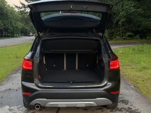 Brown BMW X1 2016 in Utena, with an engine capacity of 2.00 L and mileage of 266 thousand km for 12500 €, photo 17 on AUTOMOTO.COM.LV