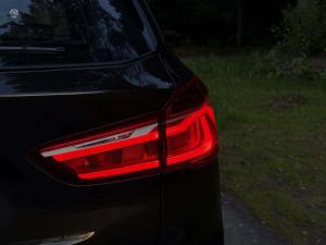 Brown BMW X1 2016 in Utena, with an engine capacity of 2.00 L and mileage of 266 thousand km for 12500 €, photo 19 on AUTOMOTO.COM.LV