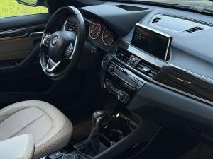 Brown BMW X1 2016 in Utena, with an engine capacity of 2.00 L and mileage of 266 thousand km for 12500 €, photo 26 on AUTOMOTO.COM.LV