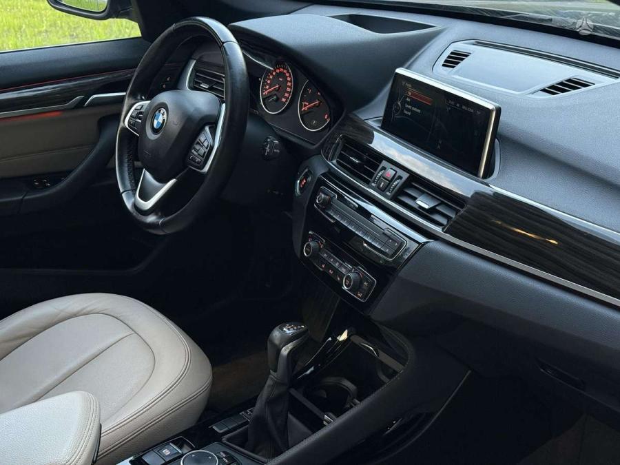 Brown BMW X1 2016 in Utena, with an engine capacity of 2.00 L and mileage of 266 thousand km for 12500 €, photo 26 on AUTOMOTO.COM.LV